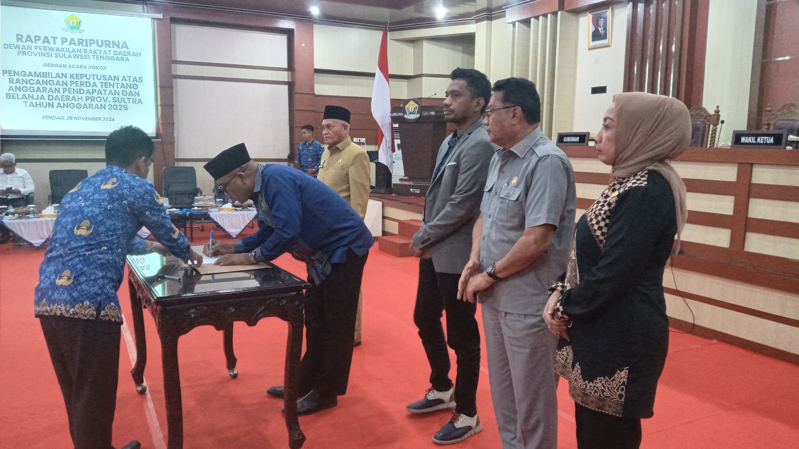 DPRD Tetapkan APBD Sultra Tahun 2025