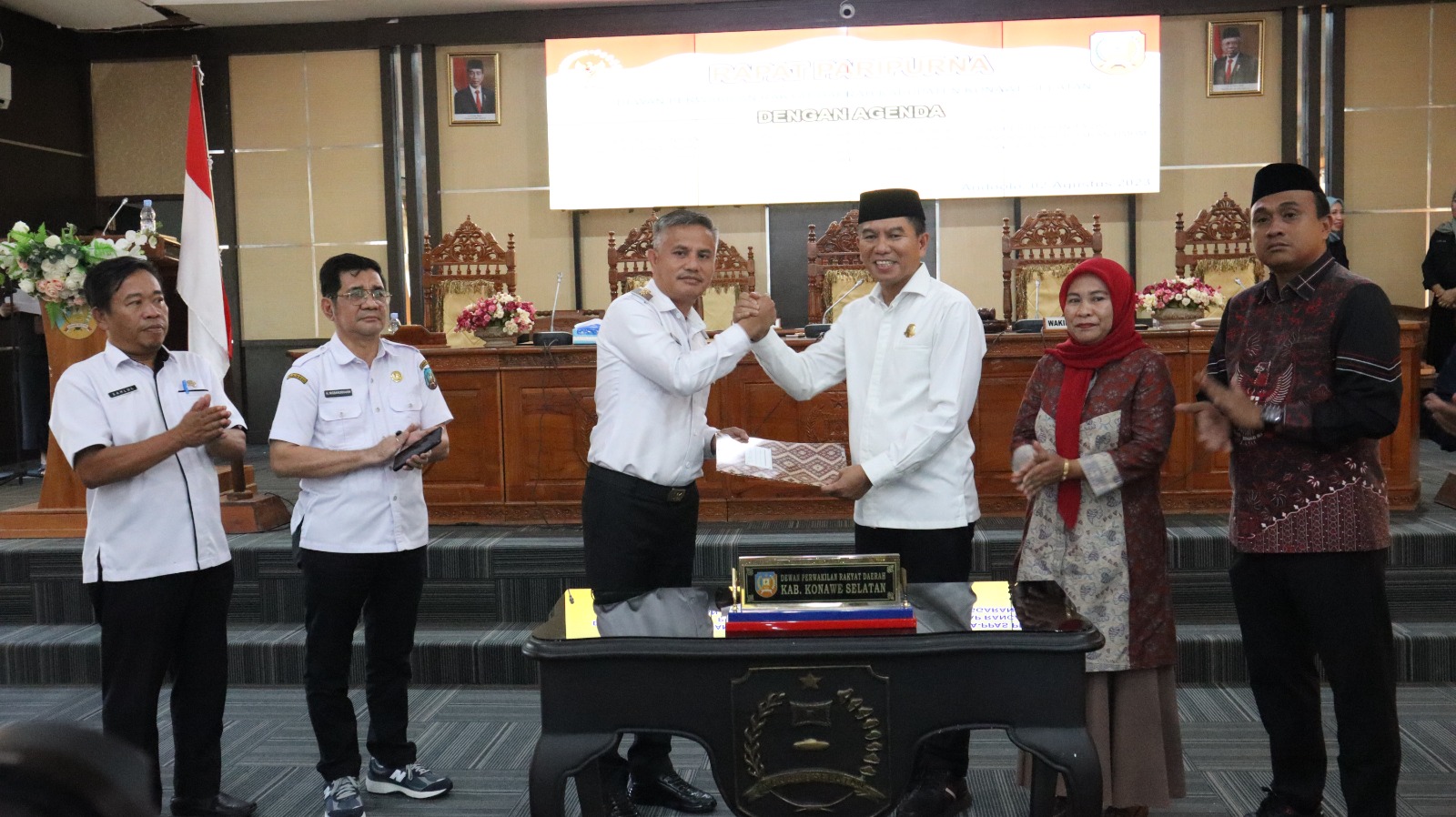 DPRD Konsel Tetapkan Pertanggungjawaban Pelaksanaan APBD 2022 Jadi Perda