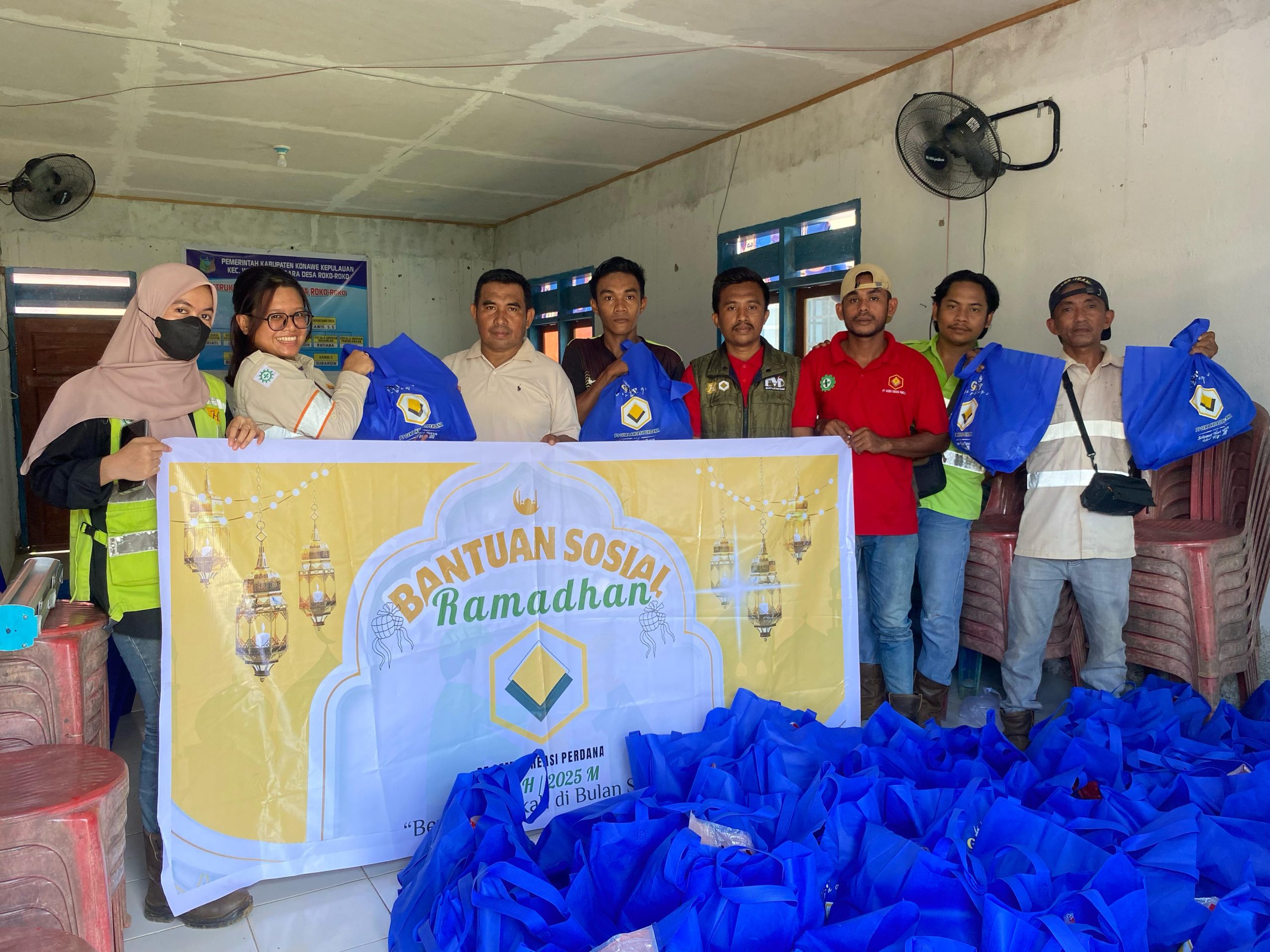 PT GKP Serahkan 1.500 Bingkisan Lebaran 2025