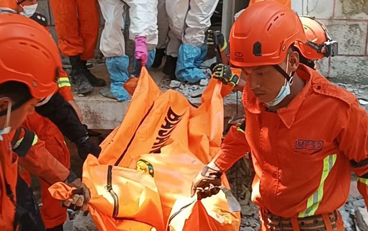 Tim INASAR kembali Temukan Korban di Reruntuhan Perumahan PNS Myanmar