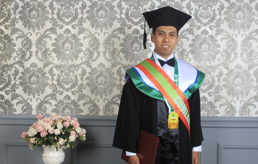 Mengenal Sosok Wisudawan Terbaik Bidang Lingkungan Hidup, Ternyata